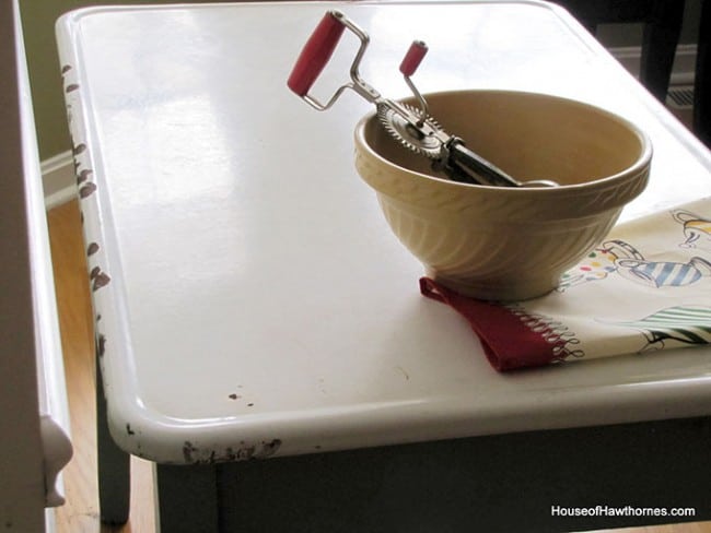 How To Update A Vintage Enamel Top Table - House of Hawthornes