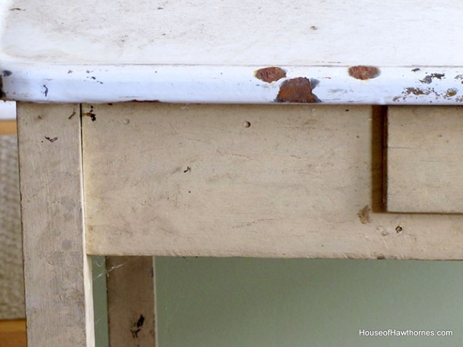 Vintage Enamel Top Table - House of Hawthornes