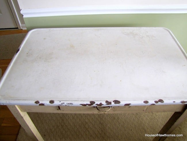 Vintage Enamel Top Table - House of Hawthornes