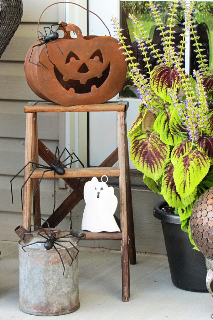 Halloween Step Ladder - House of Hawthornes