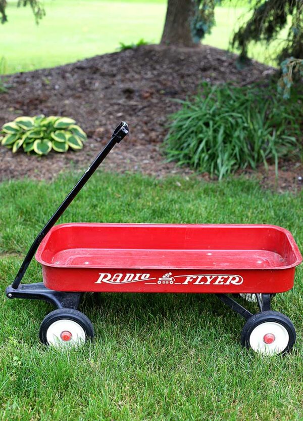 How To Make A Little Red Wagon Patio Table - House of Hawthornes