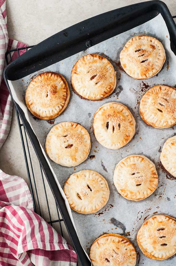 Homemade Apple Hand Pies - House of Hawthornes