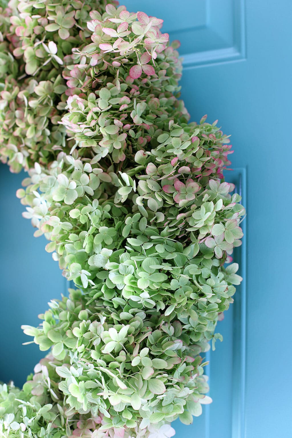 Quick And Easy Hydrangea Wreath - House of Hawthornes