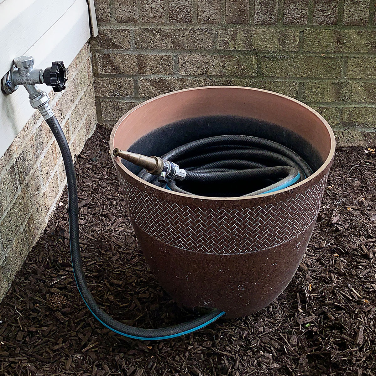 DIY Garden Hose Pot - House of Hawthornes