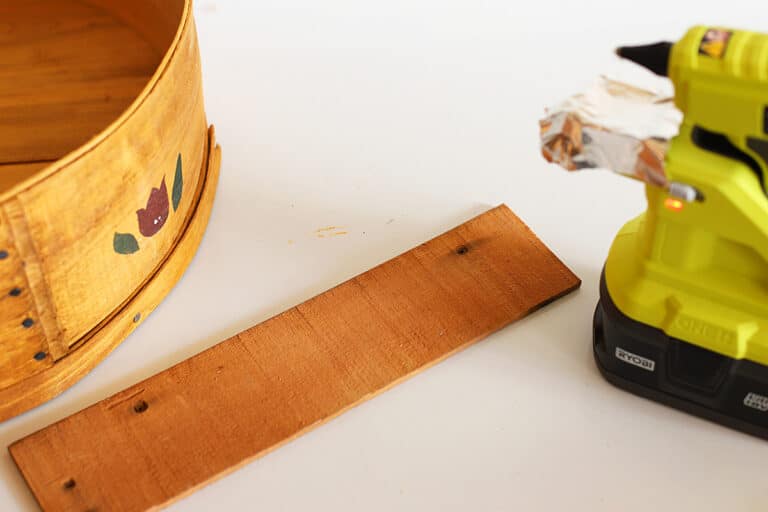 Thrift Store Repurpose: DIY Cheese Box Wreath