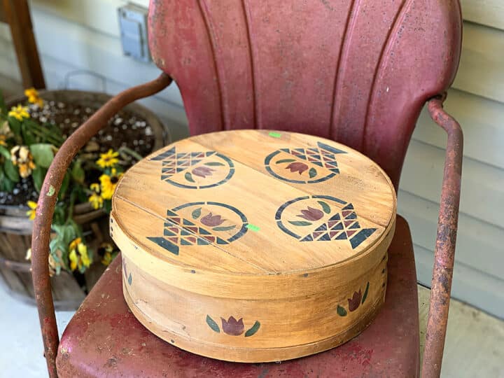 Thrift Store Repurpose: DIY Cheese Box Wreath